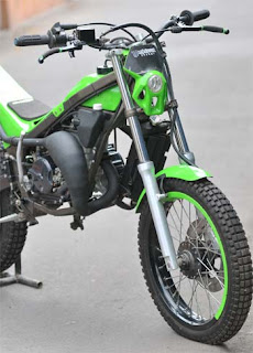 Modification: Kawasaki AR125, Trial Lean And Captivating