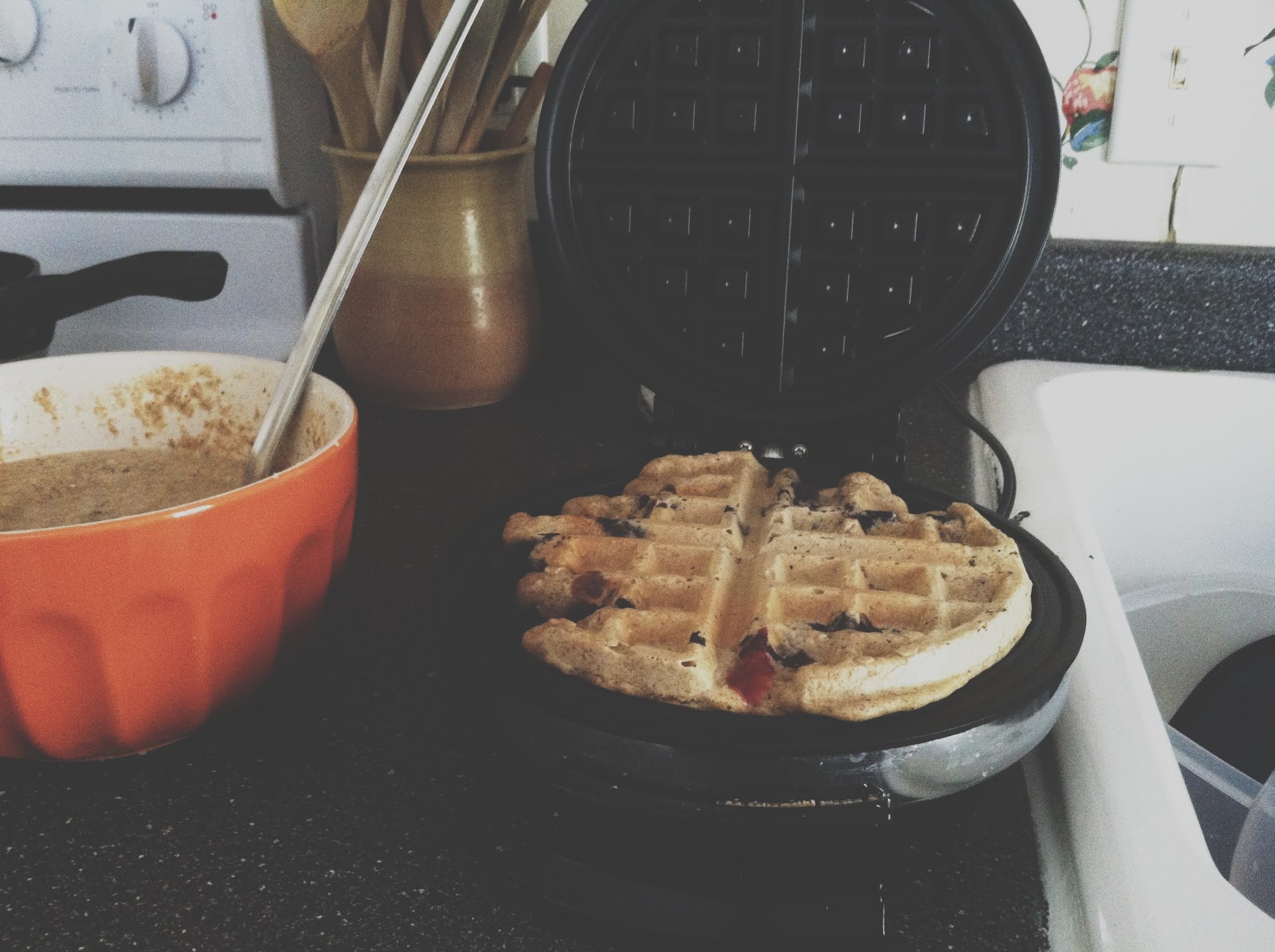 One Fine Pine: TUESDAY TREAT: BLUEBERRY WAFFLES