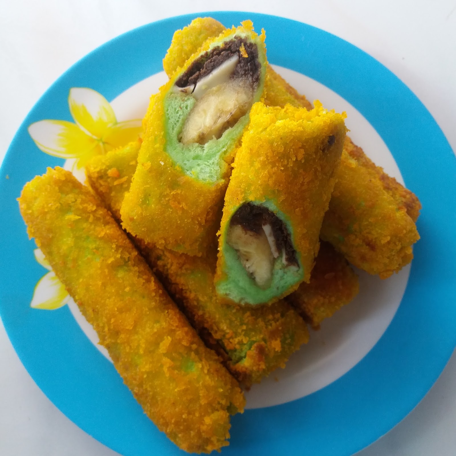 Fitri Nurmawati: Roti Gulung Pisang Keju Coklat