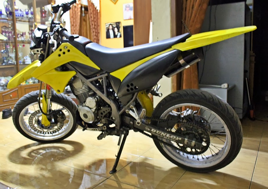 " Info - Modifikasi Kawasaki KLX 150 Dengan Aksesoris Racing Terbaru ...