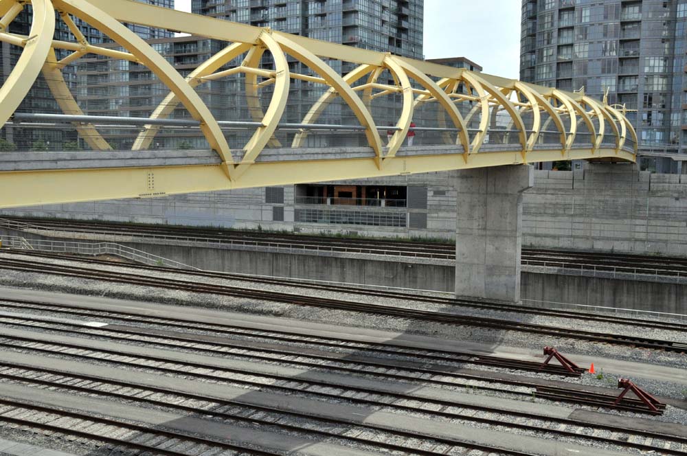 Toronto Grand Prix Tourist - A Toronto Blog: Follow the yellow bridge ...