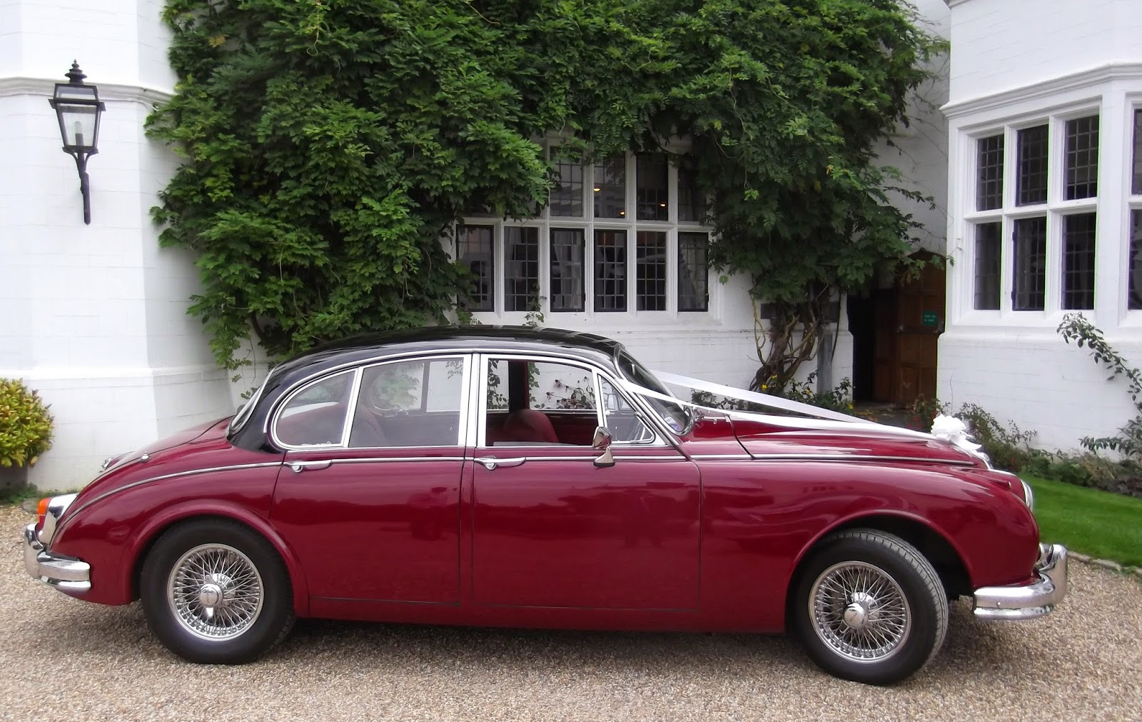 Henley Wedding Cars: We now offer 4 Jaguar/Daimler MK2s