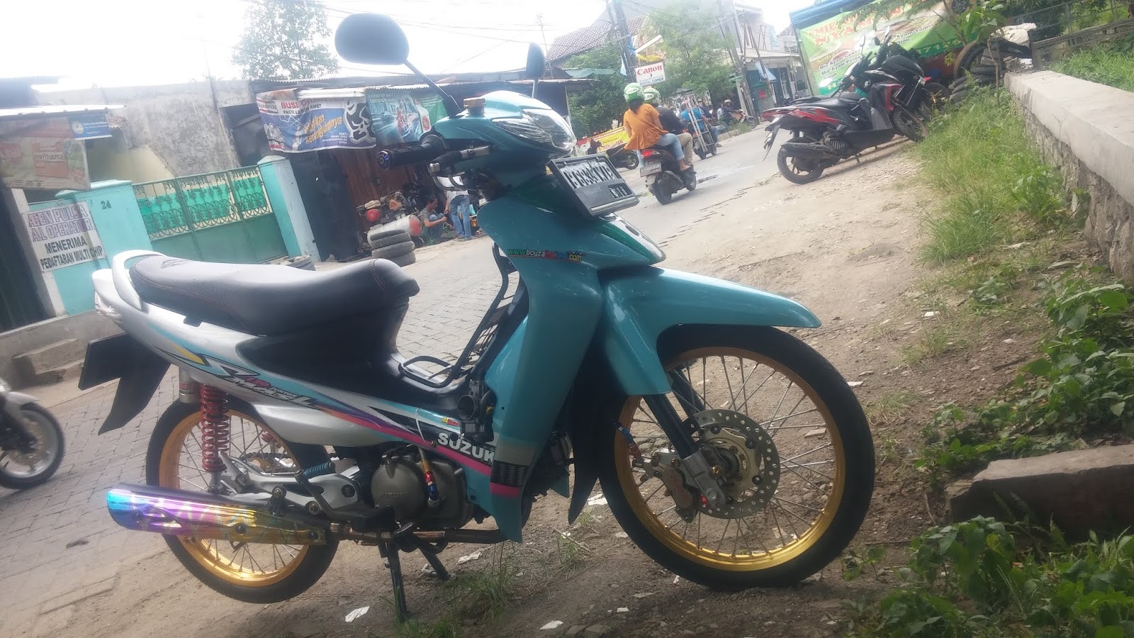 KETIK OTO: Modifikasi Suzuki Smash 110. Tampang klimis + mesin BENGISSS!!!