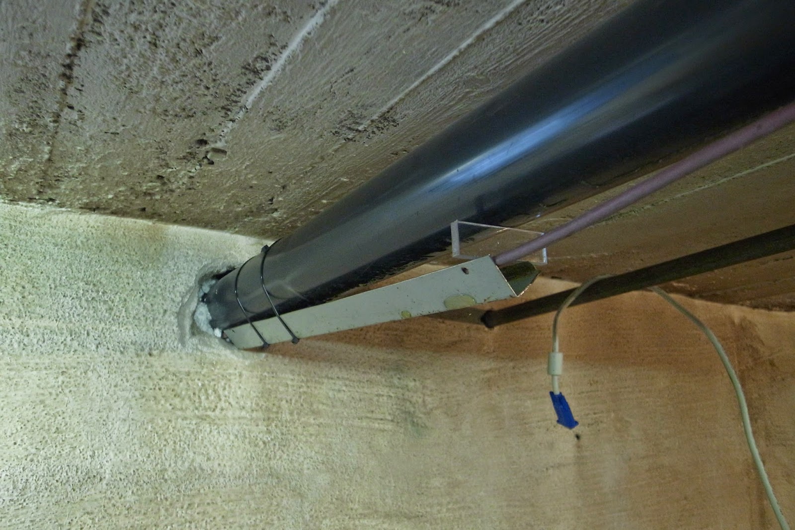 Homemade Tools & Aids: Indoor gutter