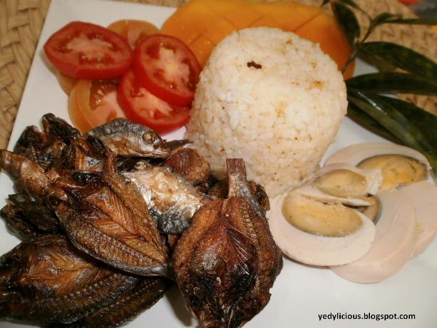 Crispy Danggit and Garlic Rice on a Sunday Morning | YedyLicious Manila ...