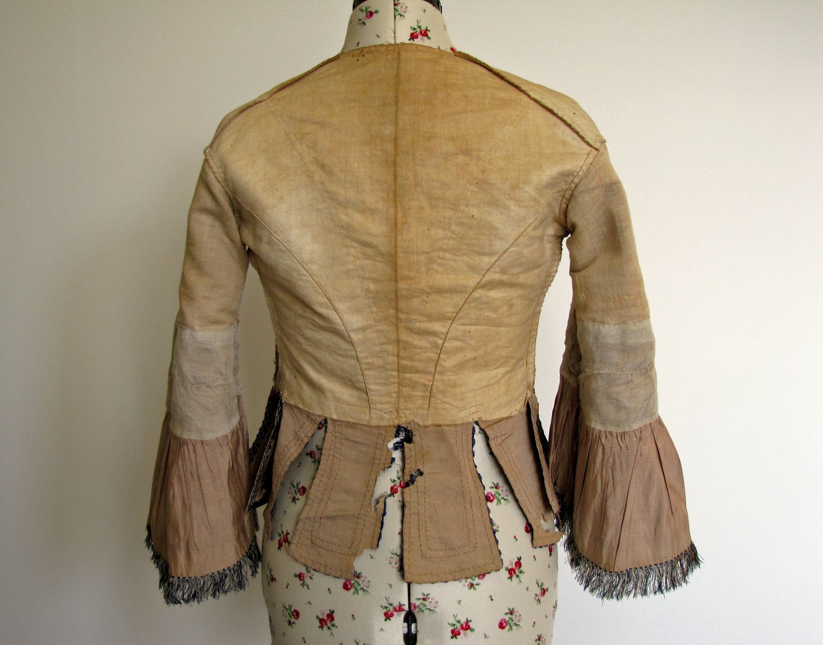 Born in 1808: Up close and personal - Early 1850s peplum bodice