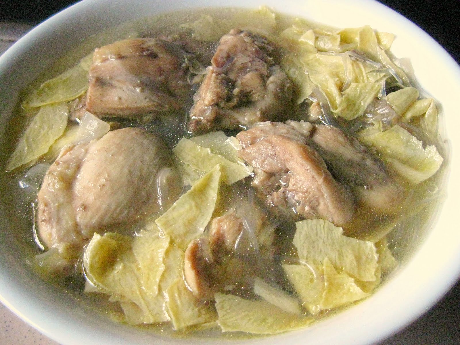RESEPI NENNIE KHUZAIFAH: Sup ayam ringkas pembuka selera