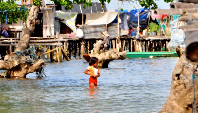 In Pinay's "Ciudad": LAYAG-LAYAG YELLOW BOAT VILLAGE: CHILDREN @ ZC ...