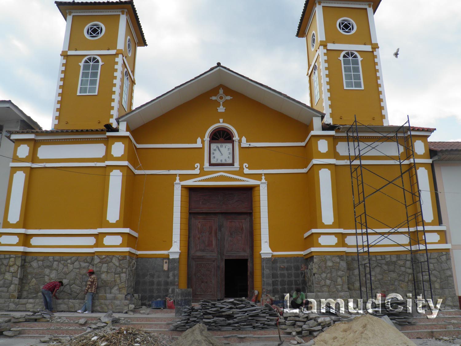 La Hermosa Ciudad de Lámud: Cambios en la fachada de la Iglesia Matriz ...