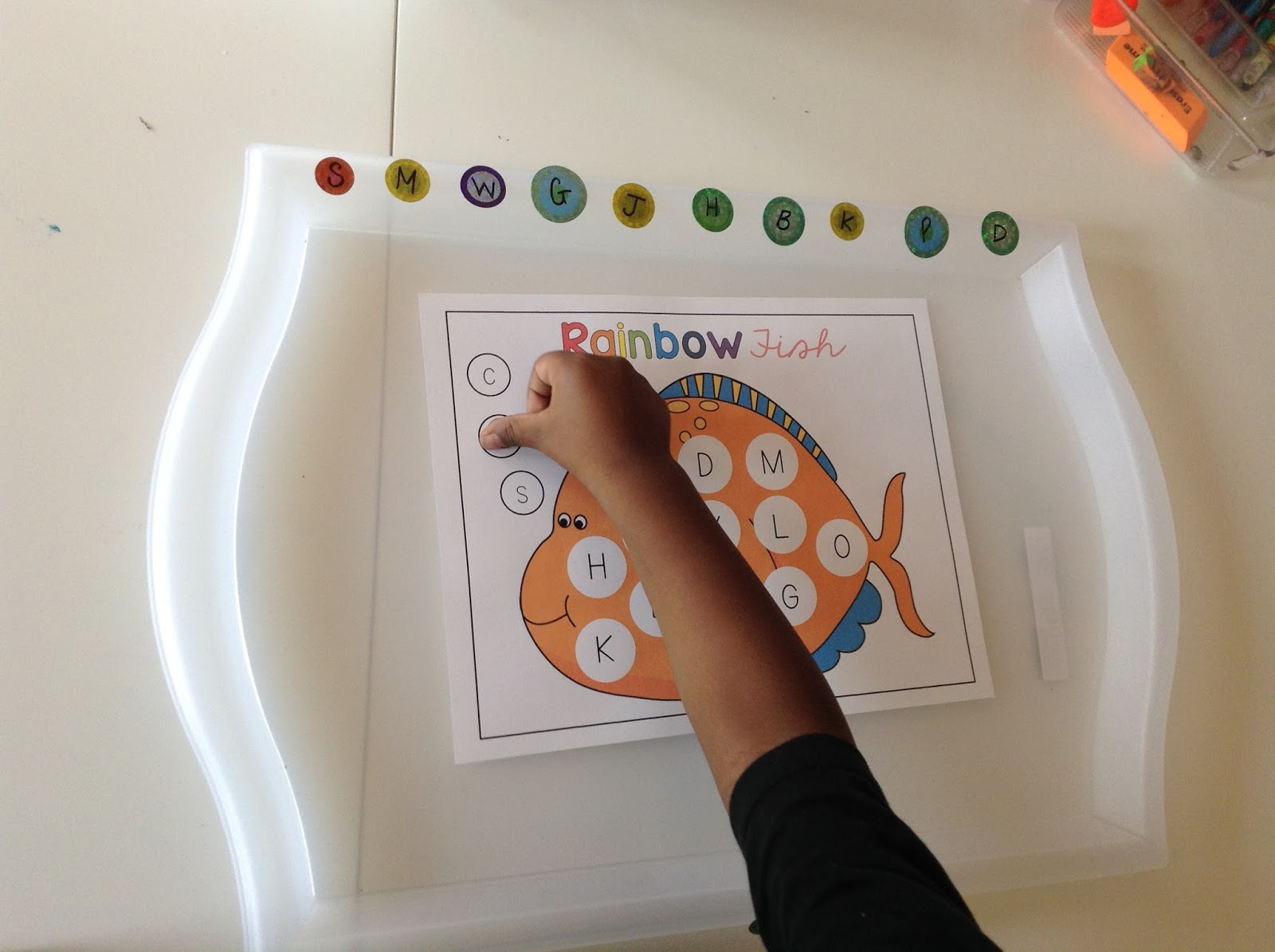 TeacherMomPlus3: Rainbow Fish Letter Recogniton Activity