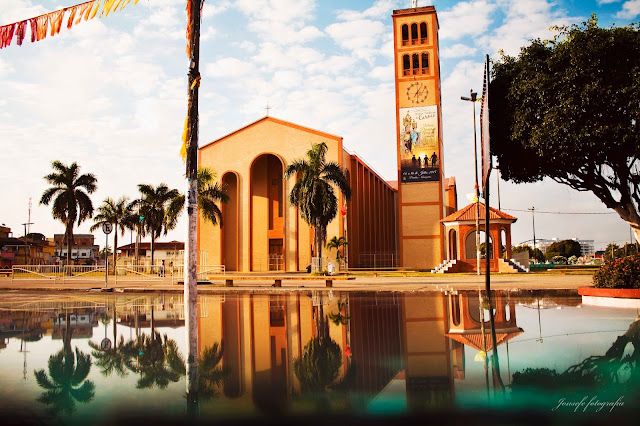umolharsobreparintins: Catedral, principal cartão postal de Parintins?