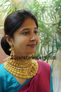 Indian Women in Heavy Gold Set 2 - Jewellery Designs