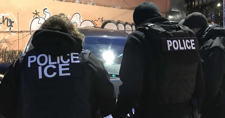 WWW.ECOSDEMICIUDAD.COM: ICE detiene a 225 inmigrantes en redada en ...