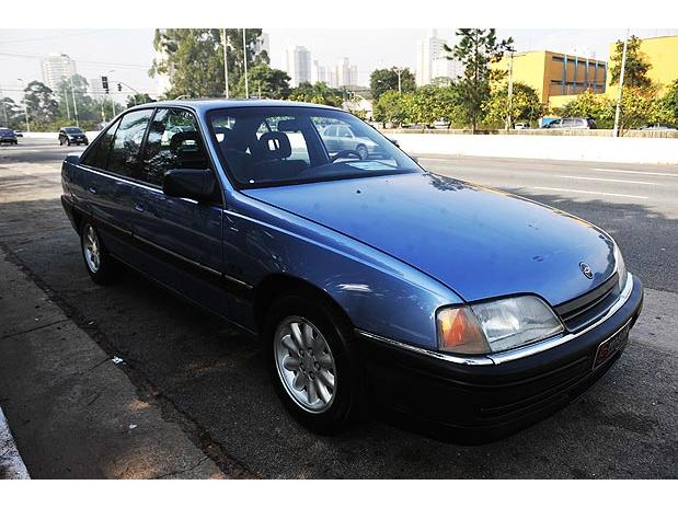 Omega completa 25 anos; relembre versões do modelo