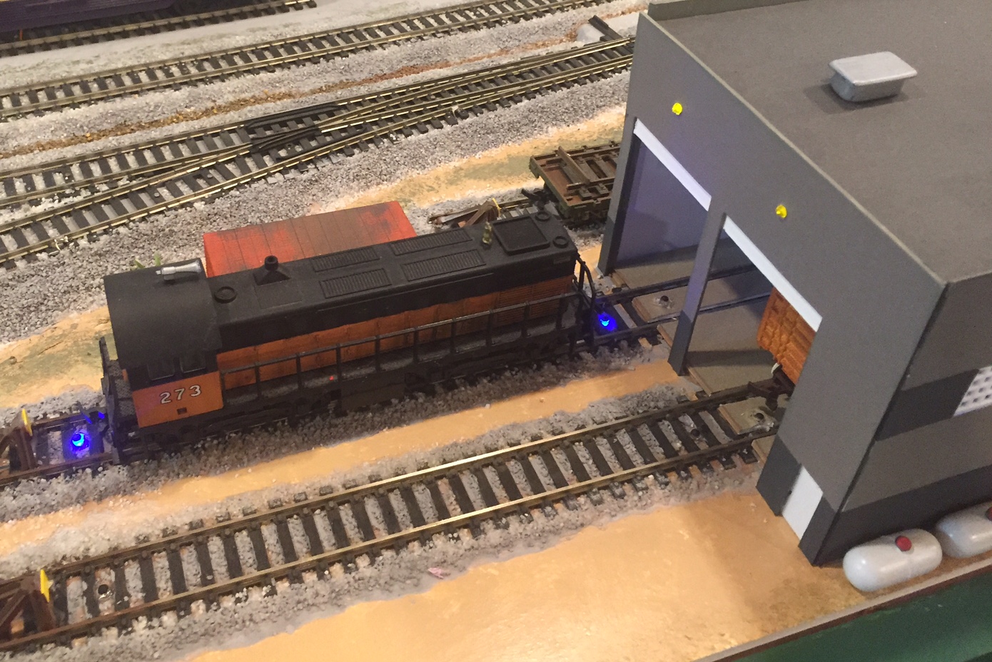 The Model Railroad Luddite: Blue flags at Bolton