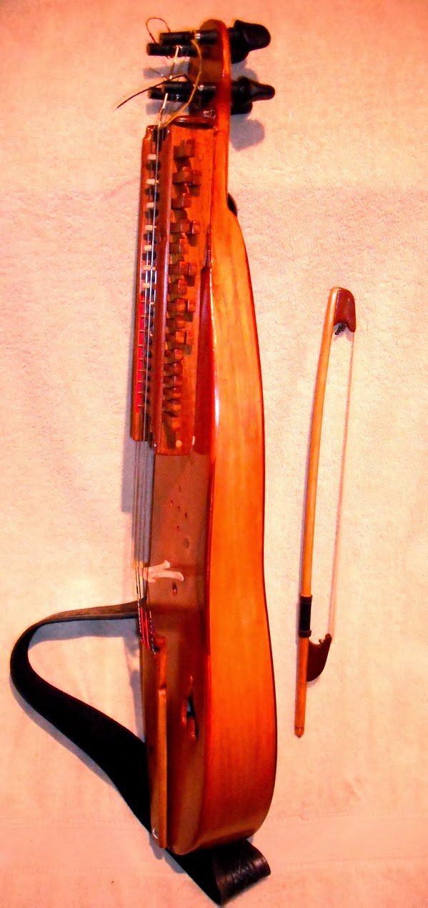 Backcountry Strings: More of those moraharpas...