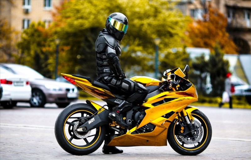 Sportbike Yamaha R6 Gold Chrome Batman - My Interests