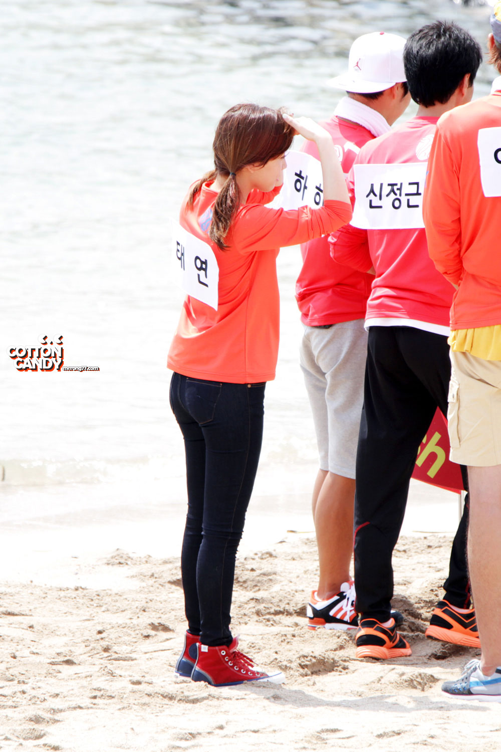 Taeyeon recording SBS’ Running Man Wallpaper | SNSD Artistic Gallery