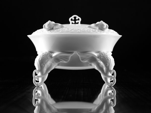 Pottery Arts: Perfect modern porcelain