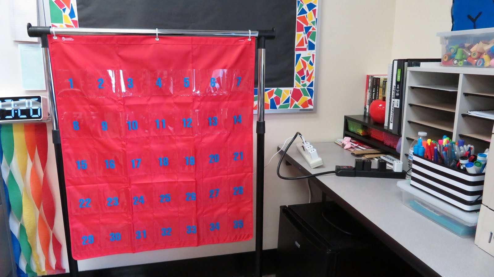 Amanda Teaches: Cell Phone Management in the Classroom