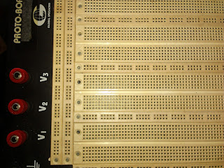 blog del ingeniero Ernesto Ibáñez: Reloj Digital Protoboard