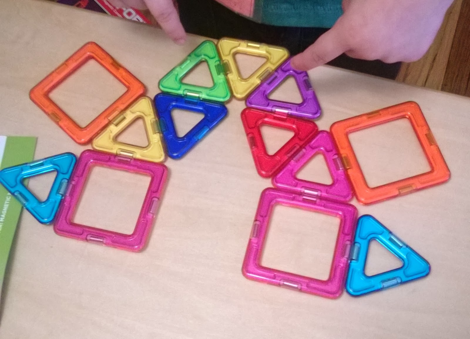 Barefoot and Loving It: Magformers Review and Giveaway
