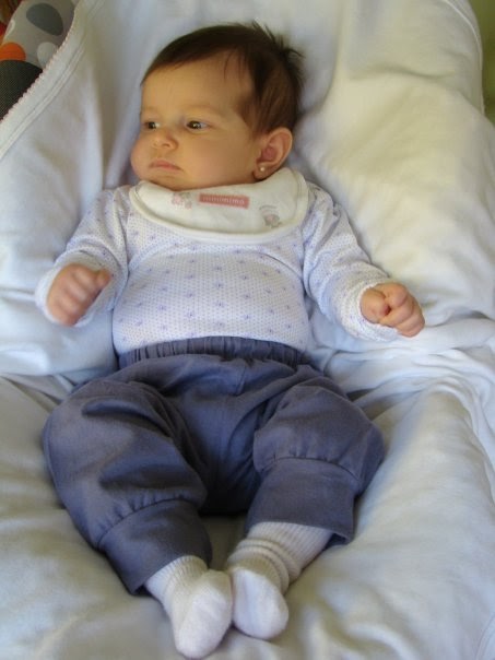 MONA .....indumentaria con diseño para nenas: MONITA BEBE