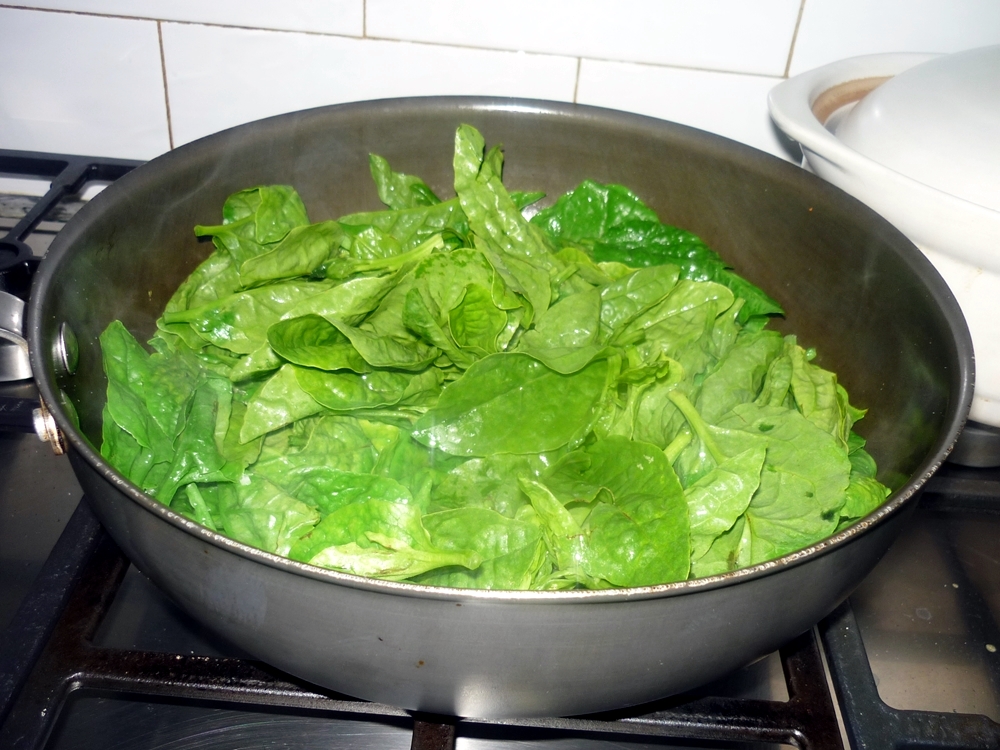 aunty celia's family meals: Stir fried emperor vegetable (王帝菜)