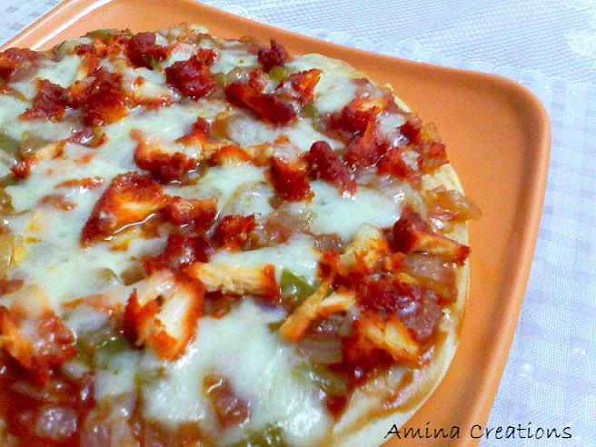 CHICKEN PIZZA USING HOME MADE PIZZA BASE - SugarSkul