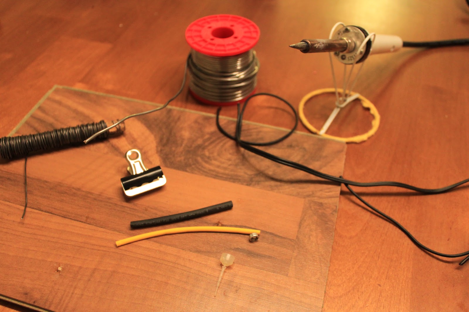 Rakennetaanpa kitara!: DIY internal microphone