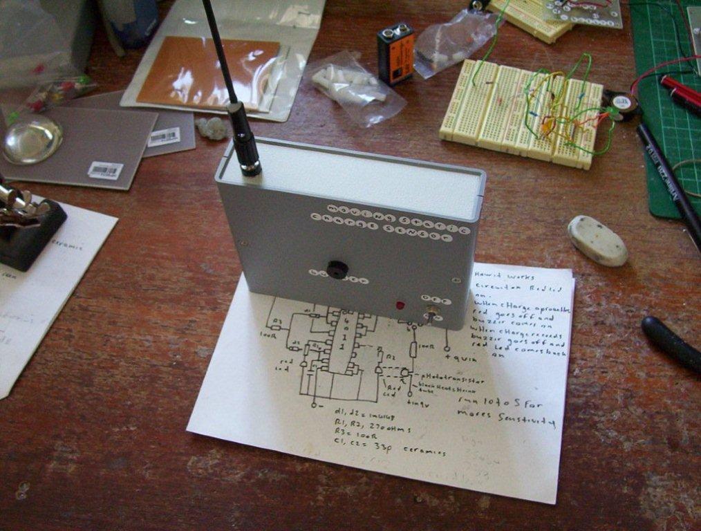 Moving Charge Sensor Circuit, Investigated by Steven Chiverton ...