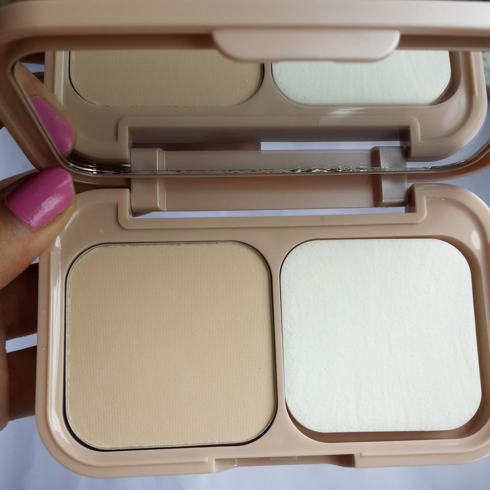 RIDZI MAKEUP: MAYBELLINE DREAM SATIN TWO WAY CAKE FOUNDATION REVIEW