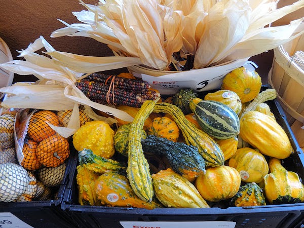 Left Field Wander: Fall Produce Displays
