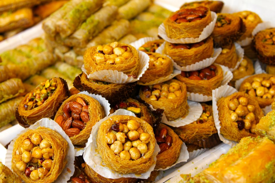 Gone with the Sand: A Teacher's Guide to Kuwait: Teacher Sweets ...