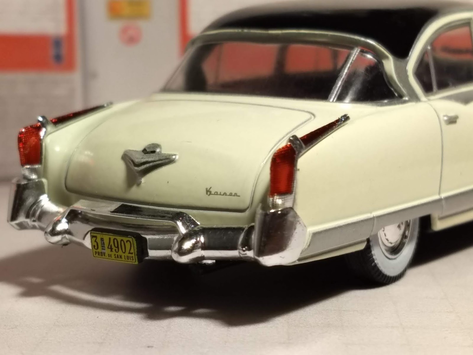 RetroAutosEnEscala: IKA KAISER CARABELA (1958)