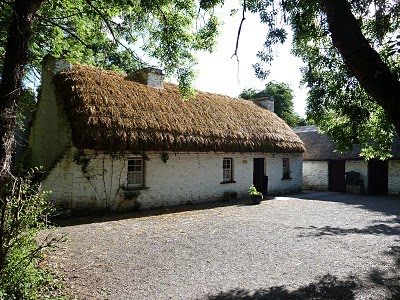 SilentOwl: Vernacular Cottages Part Three. A labourer's Byre House.