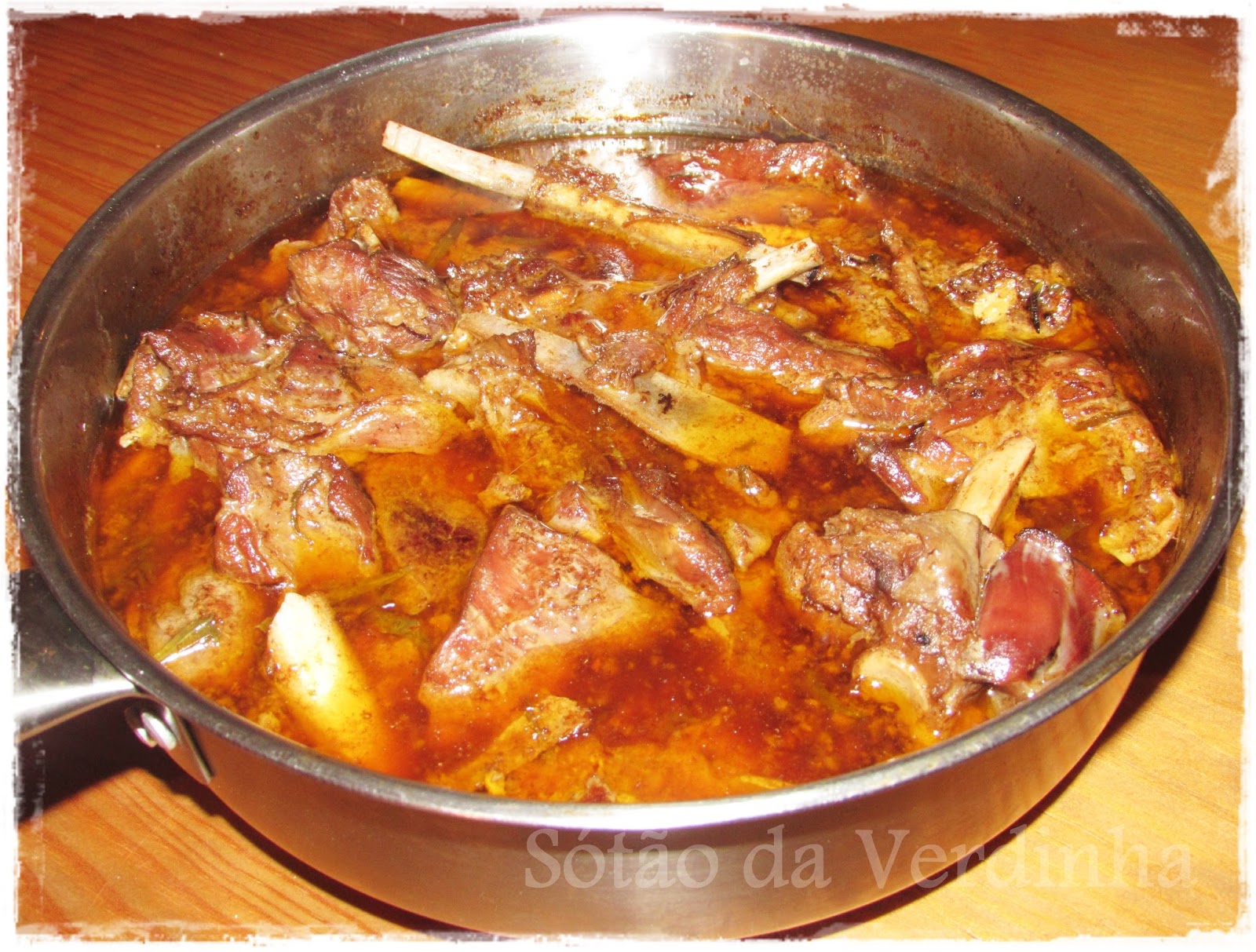 Sótão da Verdinha: Cabrito Assado lentamente Com Cerveja Guinness