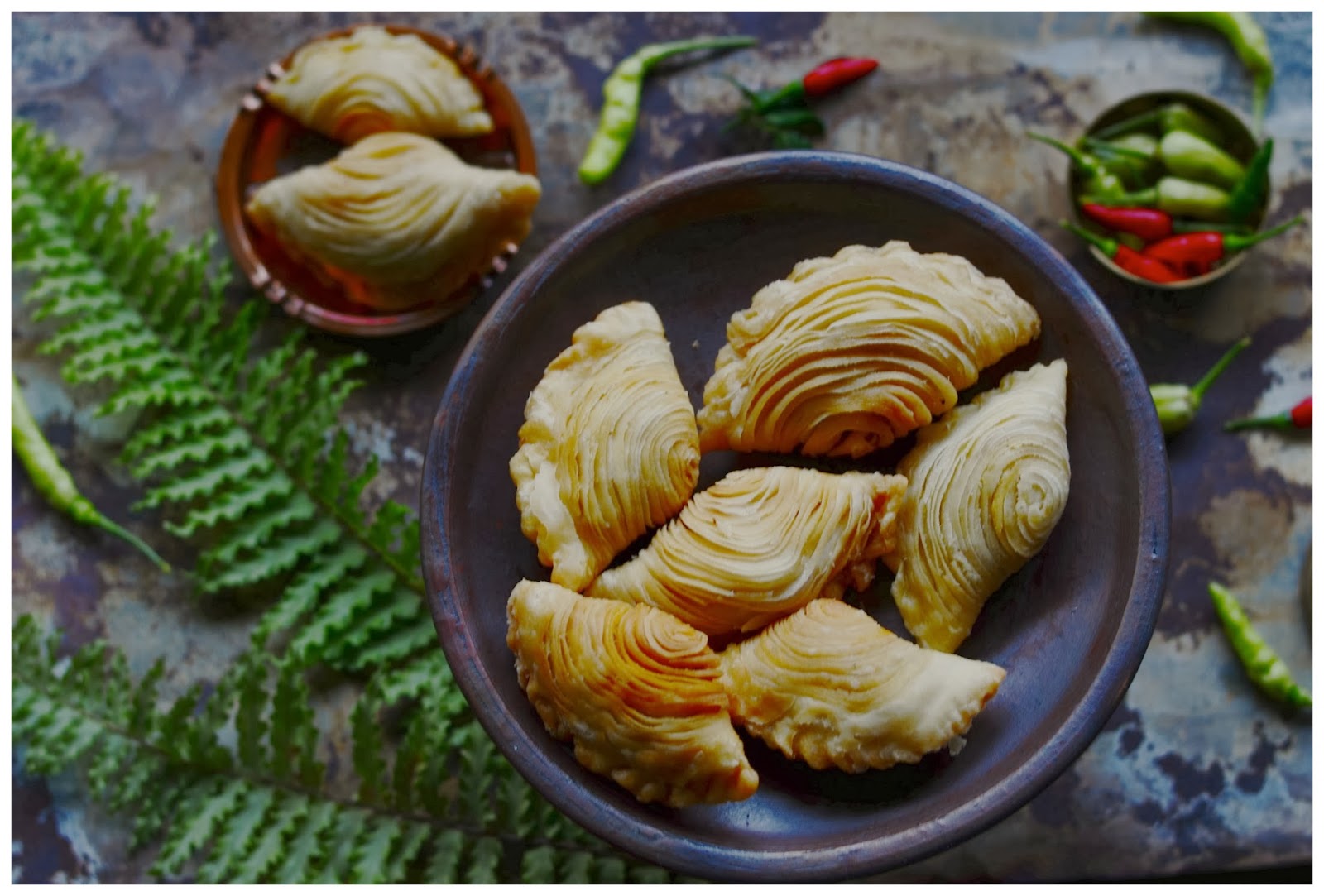 Indonesian Medan Food: Spiral Curry Puff / Kari Pap Pusing / Kari Pok