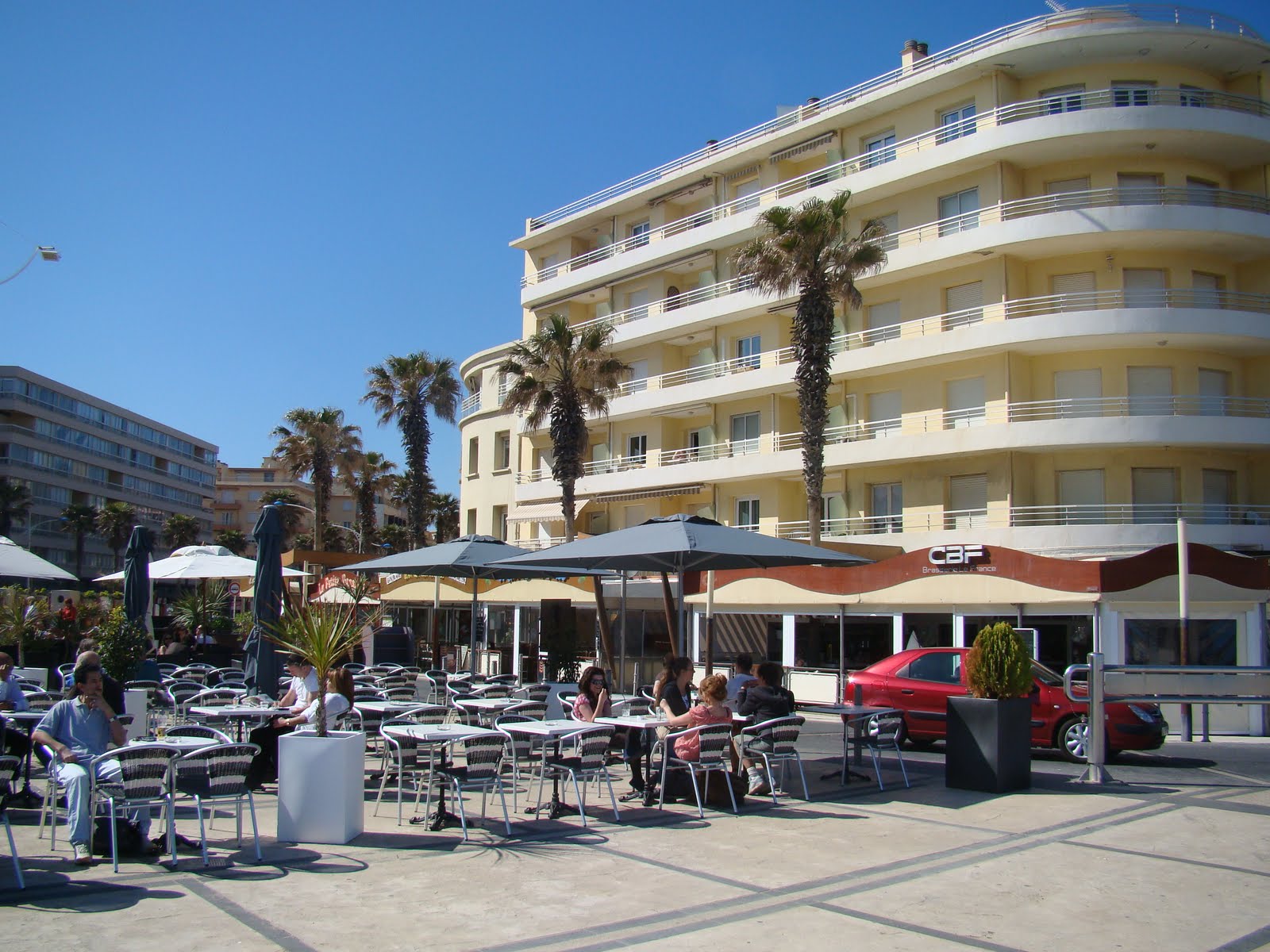 An Unfittie's Guide to Adventurous Travel: Canet Plage, YELLOWS on ...