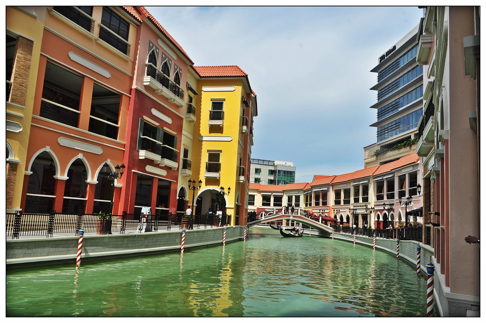 Andrew Feliciano: Venice Grand Canal Mall, McKinley Hills, BGC Taguig