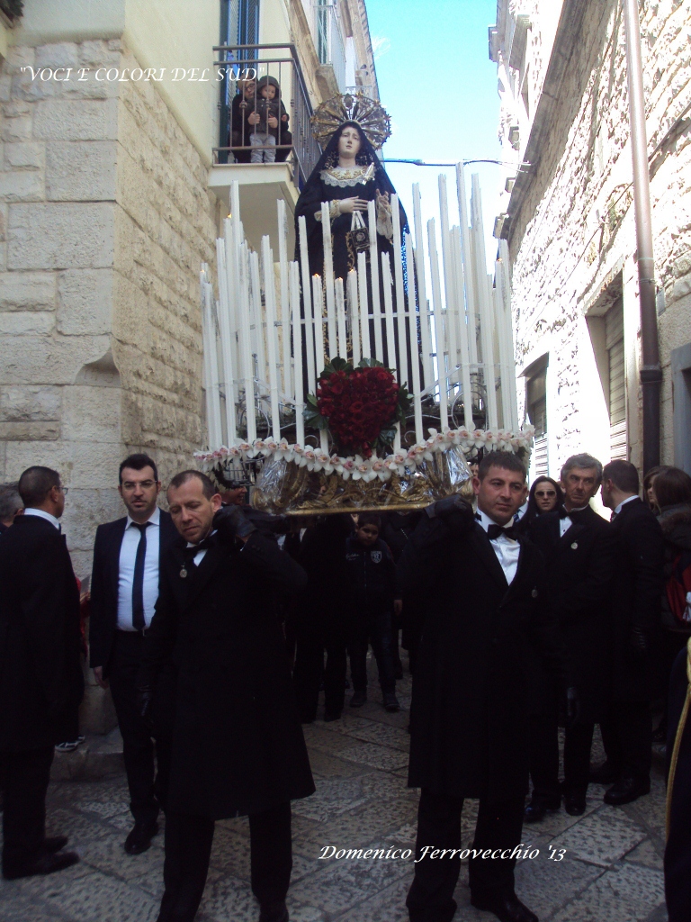Voci e colori del Sud: La processione della Desolata a Bitonto