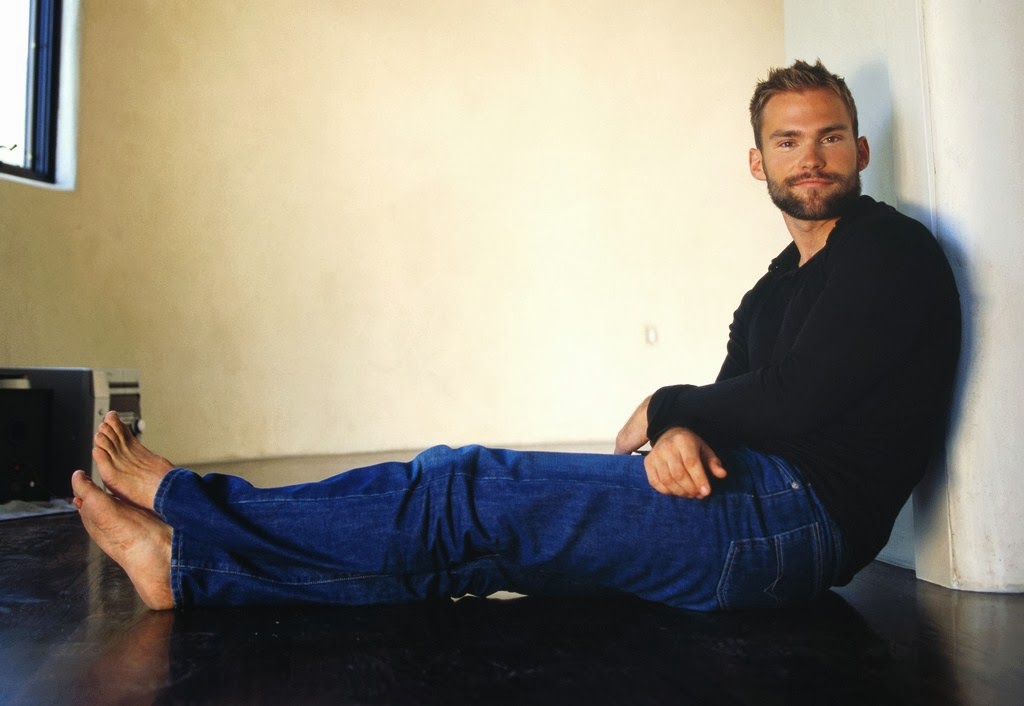 Gorgeous feet of Handsome Sean William Scott