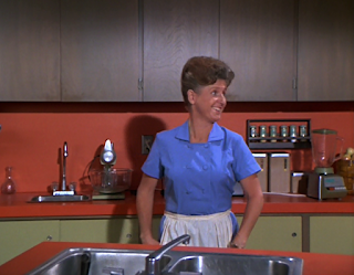The Brady Bunch Blog: Linda Evans In The Bradys Kitchen