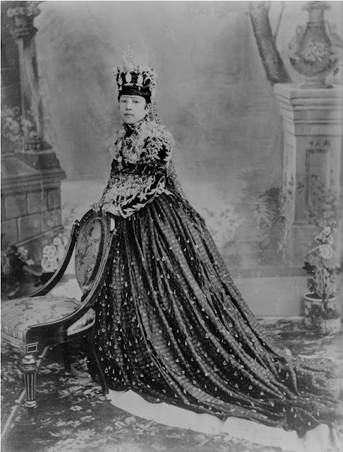 Local style: Dress and jewelry of the Ranas of Nepal