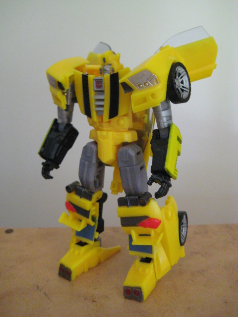 ChCse's blog: Toy Review: Transformers Generations Bumblebee (IDW Deluxe)