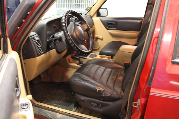 an decline: 97 ZJ Seats in 97 XJ