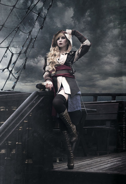 Steampunk Fashion Guide: Hooded Steampunk Pirate