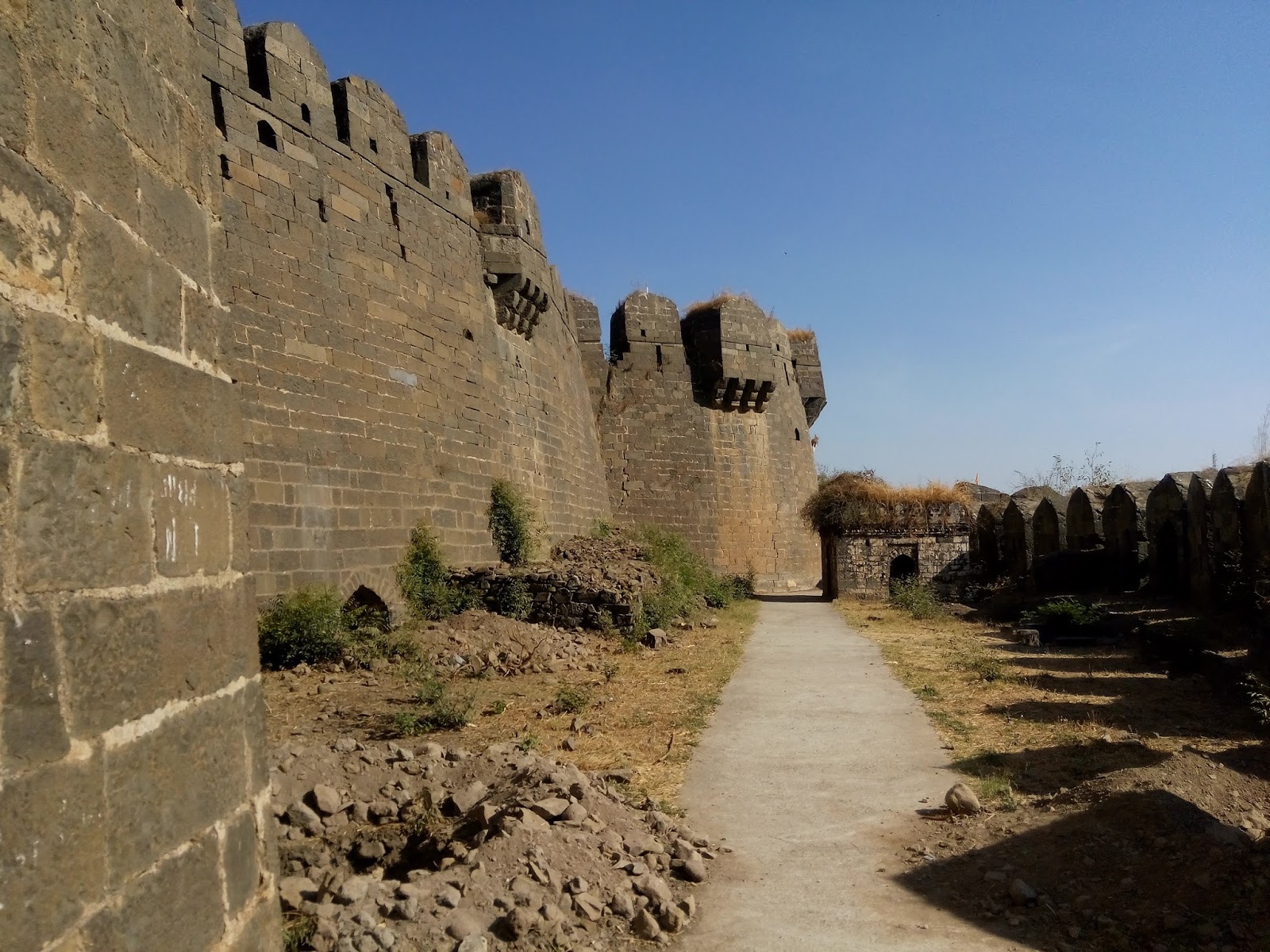 Paranda Fort in Osmanabad district in Maharashtra | The journey of a ...