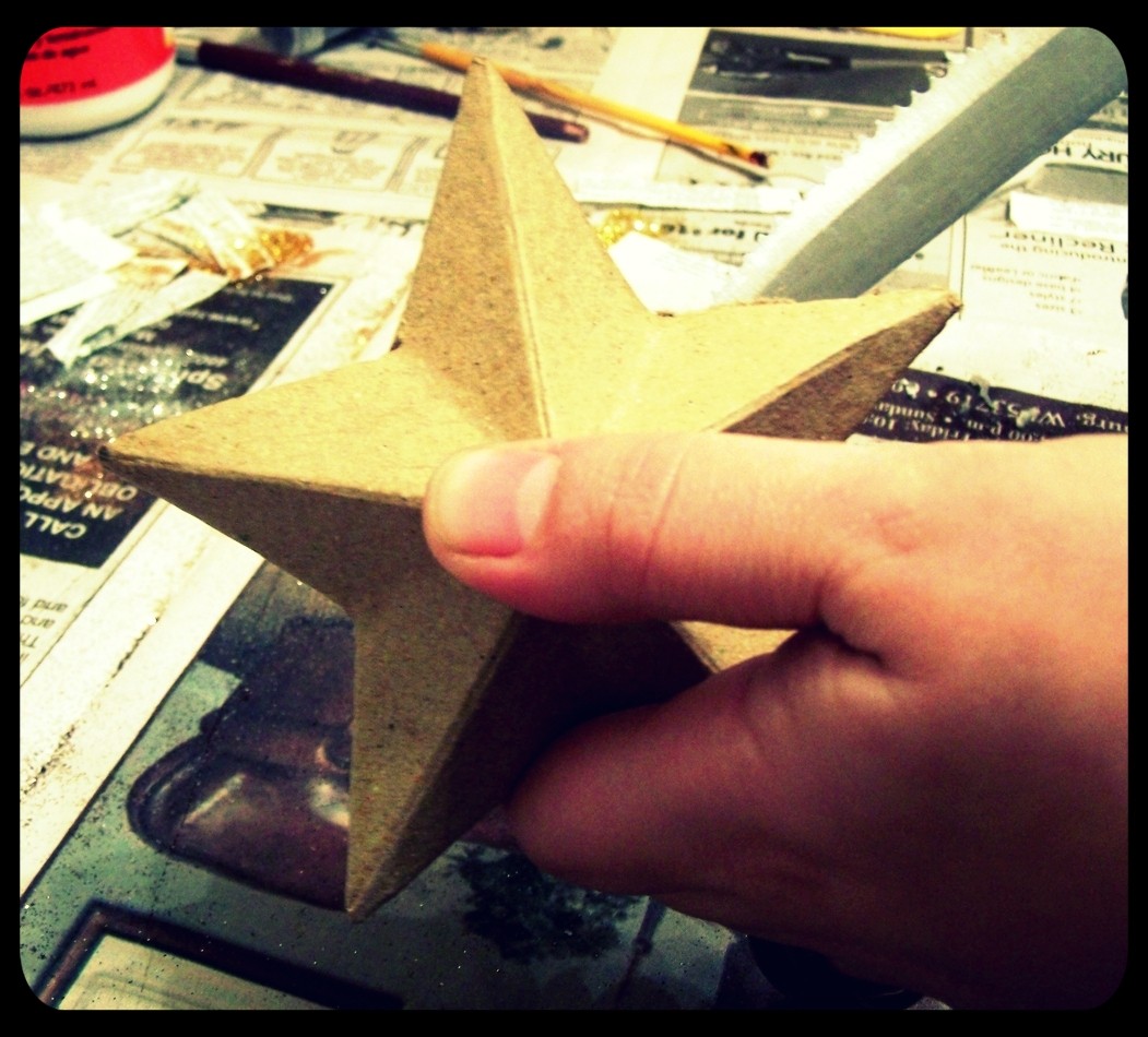 DIY: Shimmering Paper Star Tree Topper | Bona Fide Boho