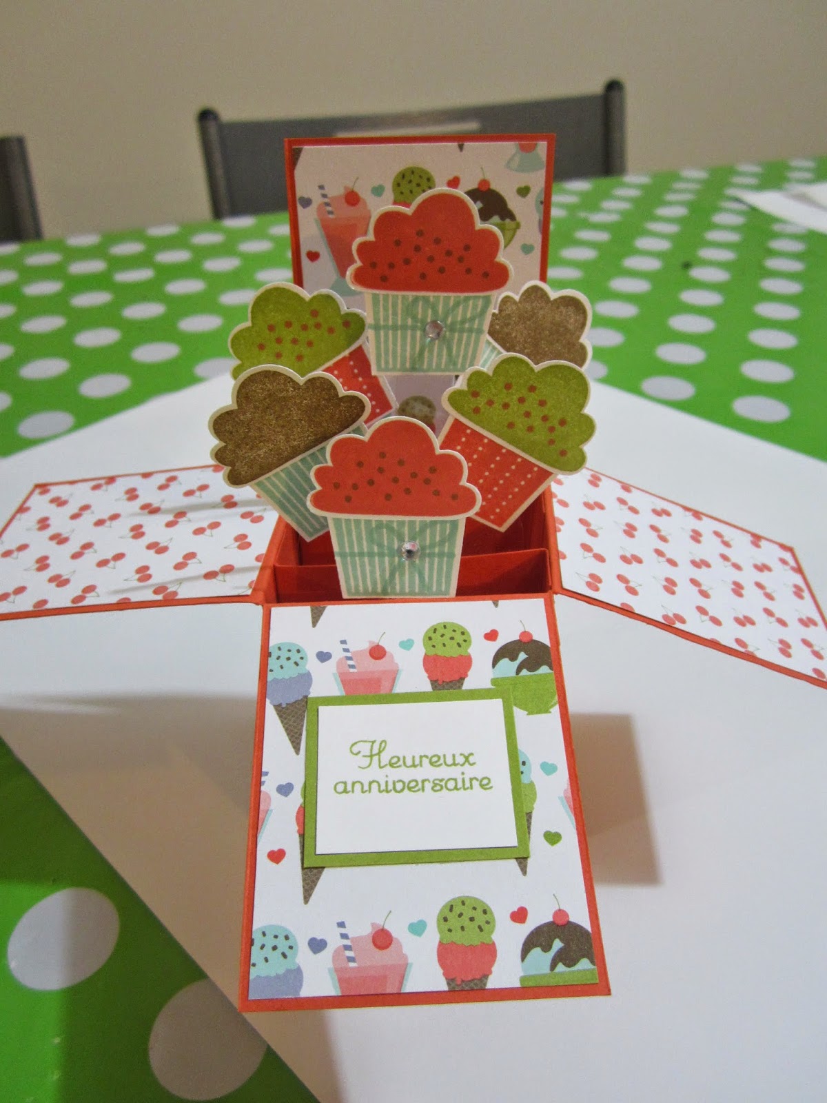 Passion Carton: Carte en boîte